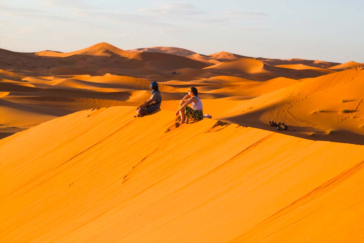Nuit envoûtante sous les étoiles du désert marocain